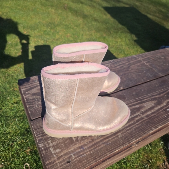 UGG | Shoes | Ugg Pink Combat Boots With Soft Texture And Relaxed Fit ...